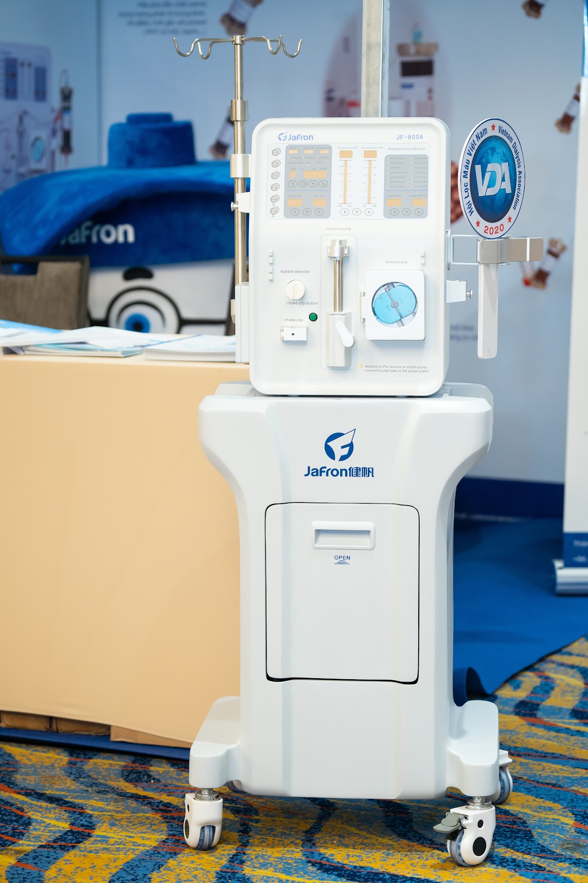 UCMed Nephrologists Complete Hemoperfusion Training - UCMed